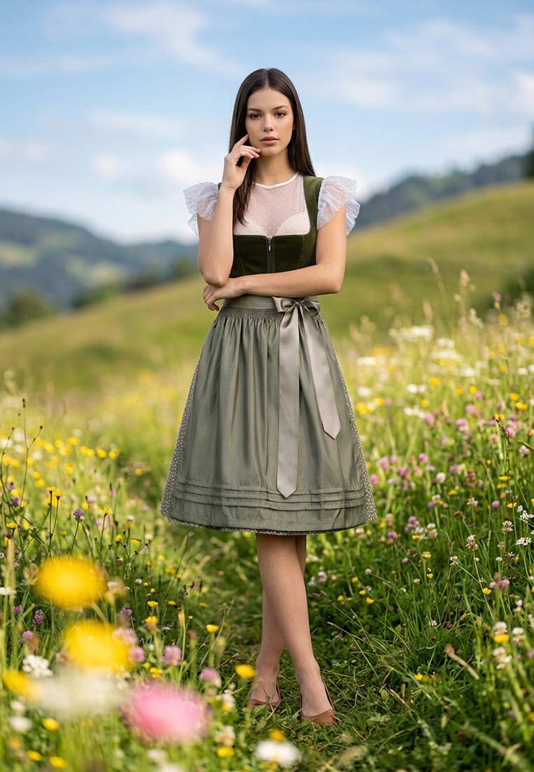 Dirndl Clara moosgrün | 48 | GY_7_Clara_686058_20041_1017_moosgruen.8